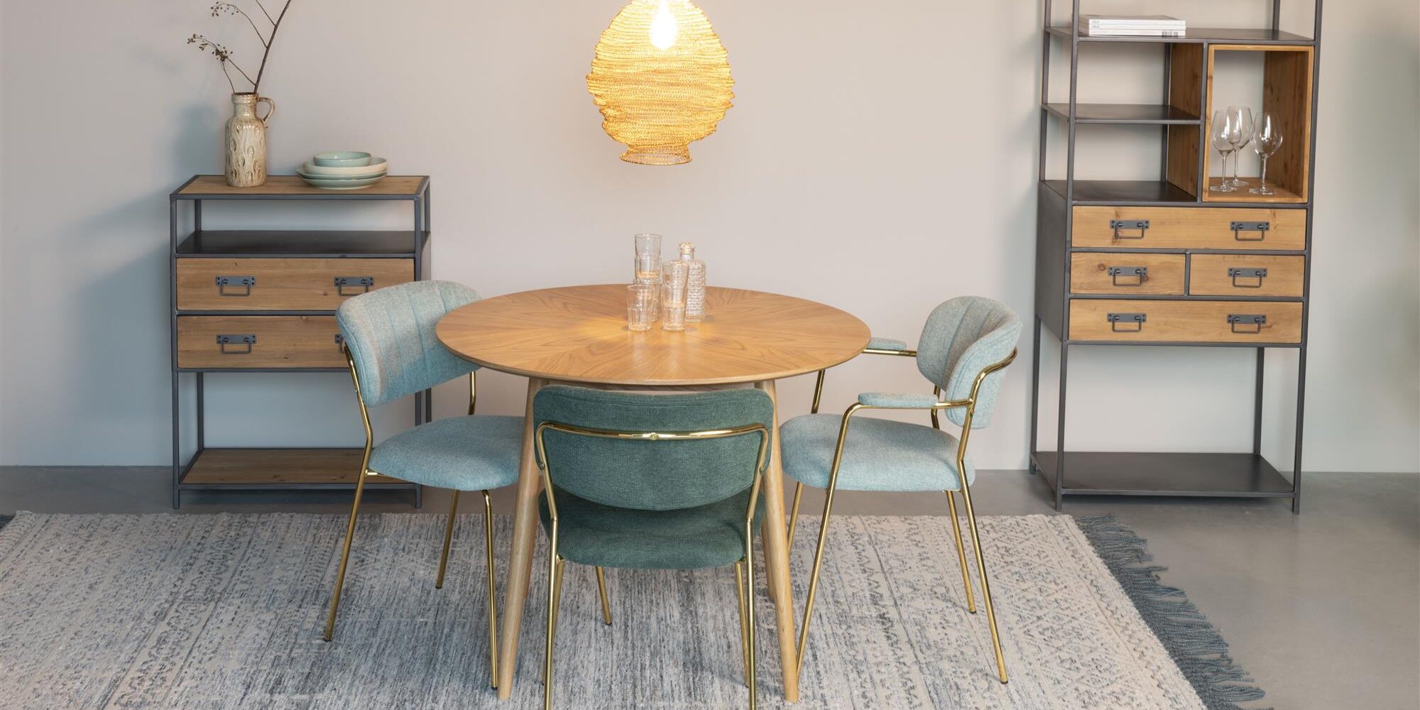 Rundt sildebensbord – elegant og funktionelt valg til din spisestue